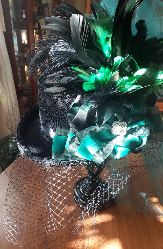 Top Hats - The Gilded Lily